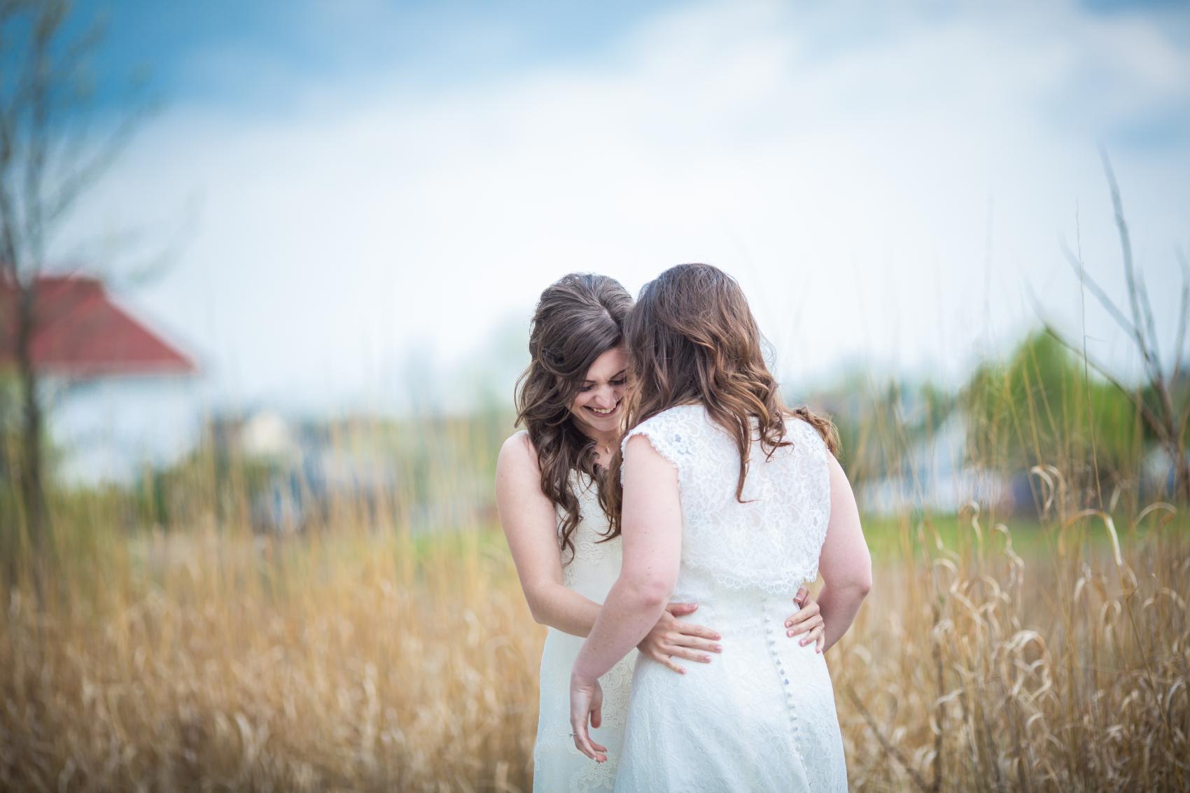Meg and Cait - Byron Colby Barn - Eric Gee